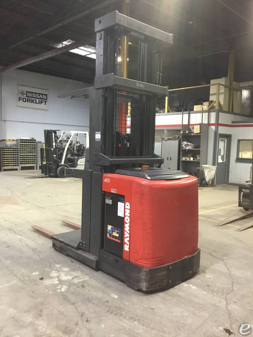 Electric Raymond Electric Order Picker | Eliftruck