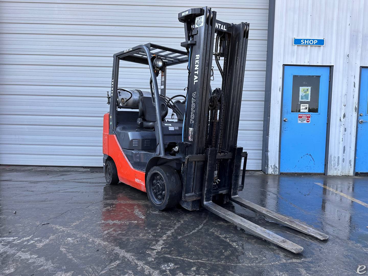 LP Gas Toyota 8FGCU30 Cushion Tire 4 Wheel Sit Down (Indoor Warehouse)