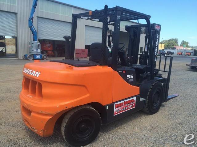 2013 Diesel Doosan D55C-5 Pneumatic Tire 4 Wheel Sit Down