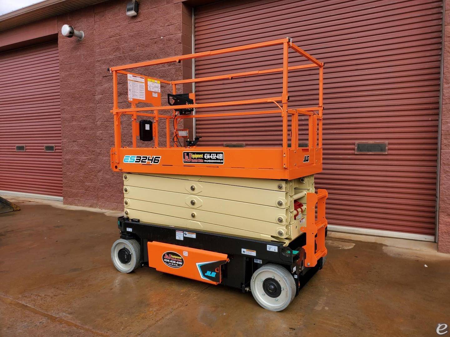 2021 JLG ES3246