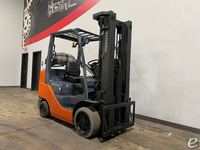 2015 LP Gas Toyota 8FGCU32 Cushion Tire 4 Wheel Sit Down (Indoor Warehouse)