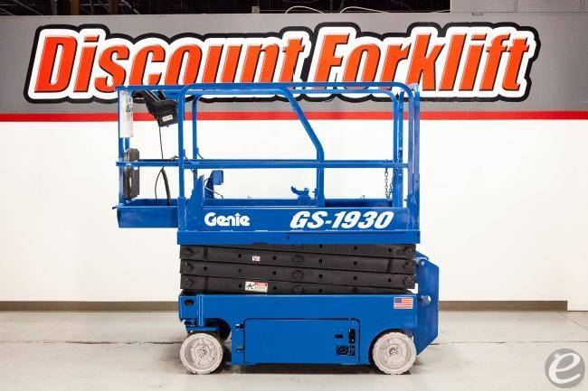2014 Electric Genie Scissor Lifts GS-1930 - 123Forklift