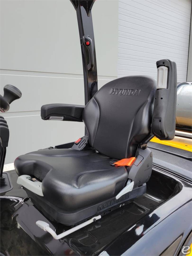 2023 Gasoline Hyundai 30L-9A Pneumatic Tire 4 Wheel Sit Down