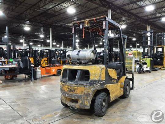 2019 LP Gas Yale GLP050 Pneumatic Tire 4 Wheel Sit Down