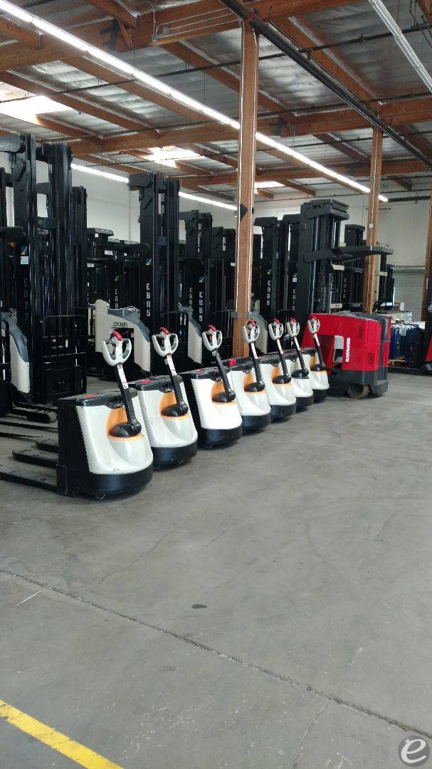 2018 Electric Crown WP3000 Electric Walkie Pallet Jack