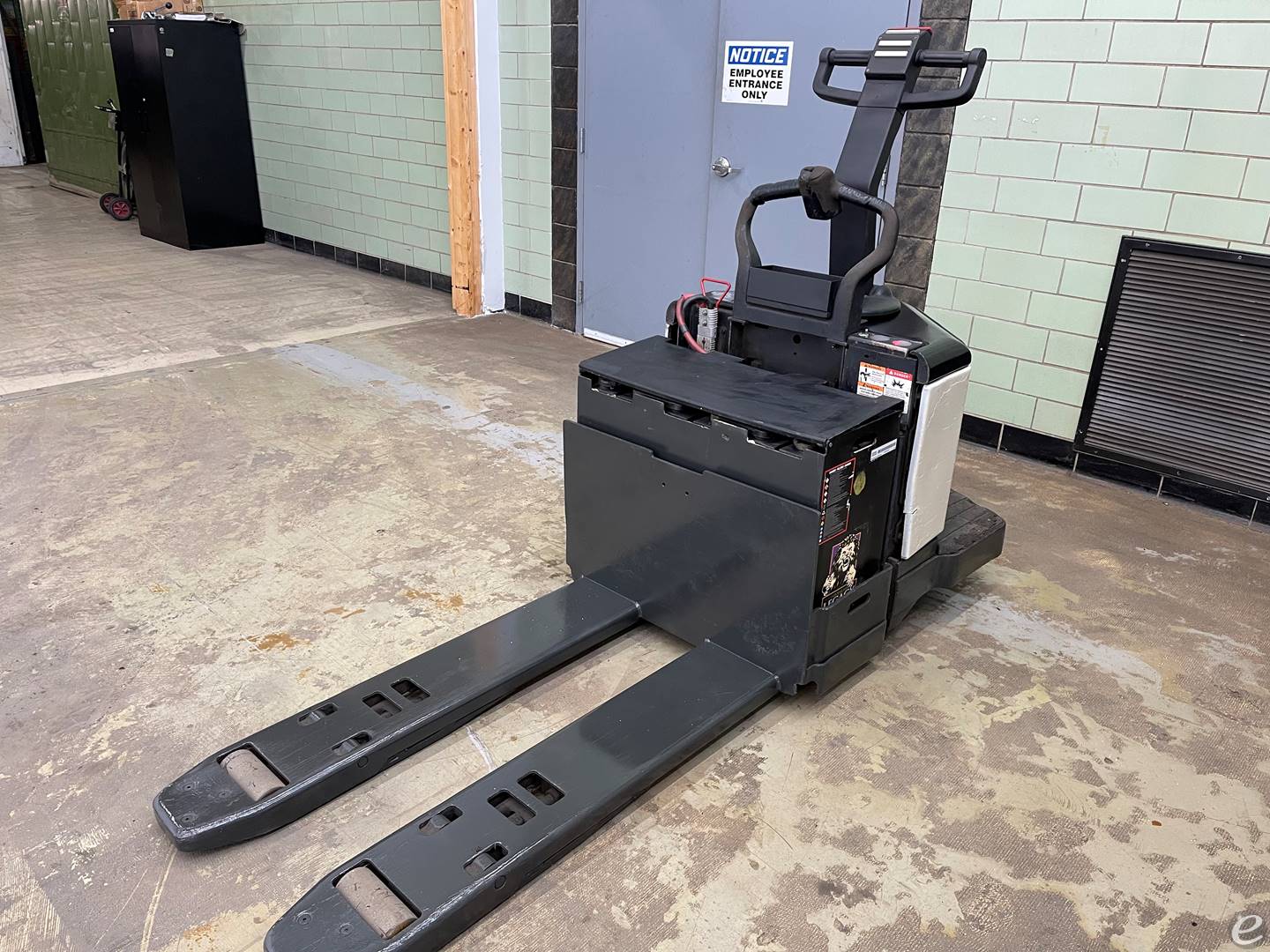 Electric Crown PE3500-60 Electric Walkie/Rider Pallet Jack