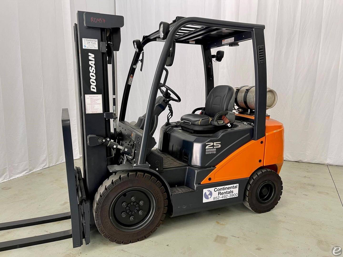 2022 LP Gas Doosan G25E-7 Pneumatic Tire 4 Wheel Sit Down