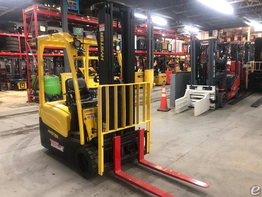 2015 Electric Hyster J40XNT Electric 3 Wheel Sit Down