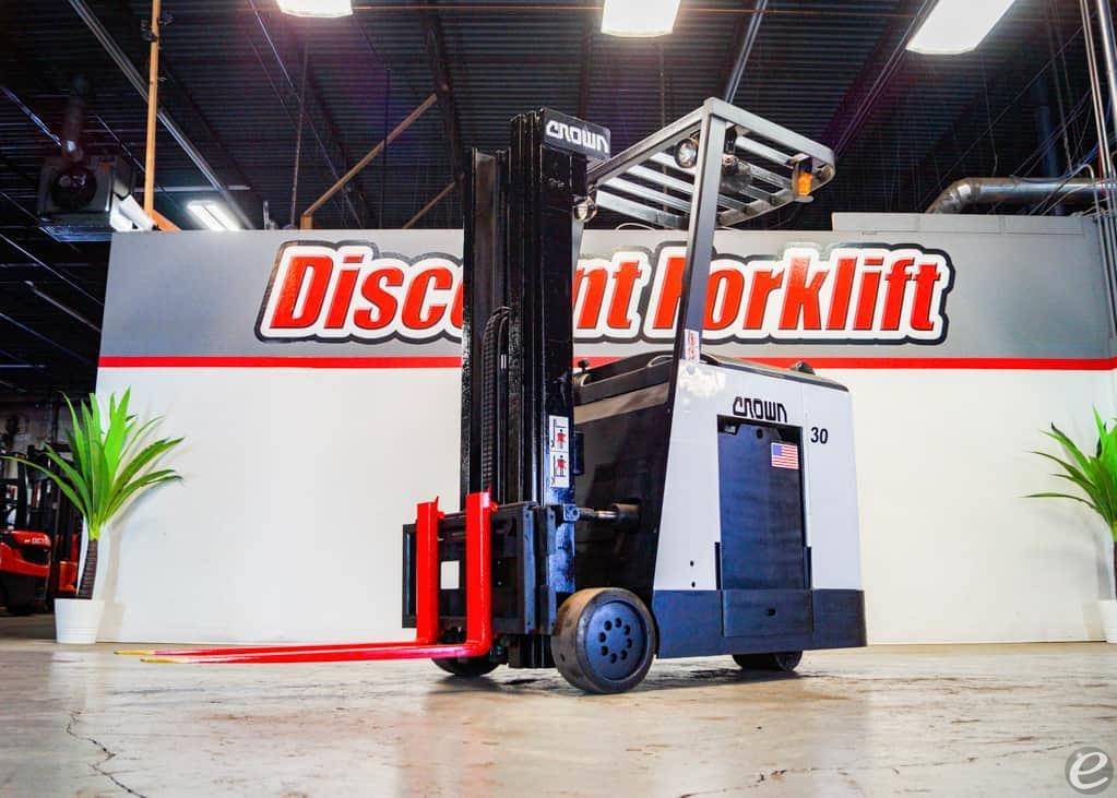 1999 Electric Crown RC3020-30 Electric Walkie Counterbalanced Stacker