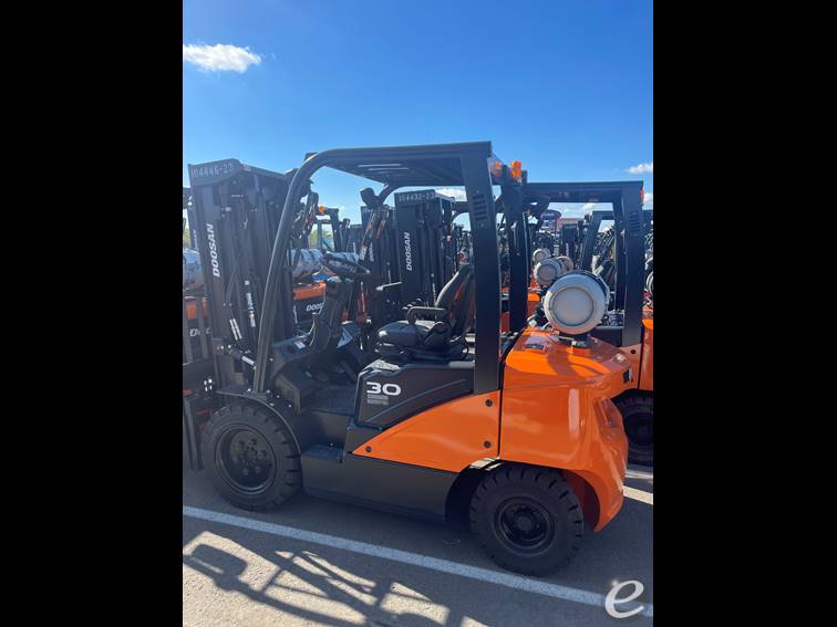 2024 LP Gas Doosan Pneumatic Tire 4 Wheel Sit Down | Eliftruck