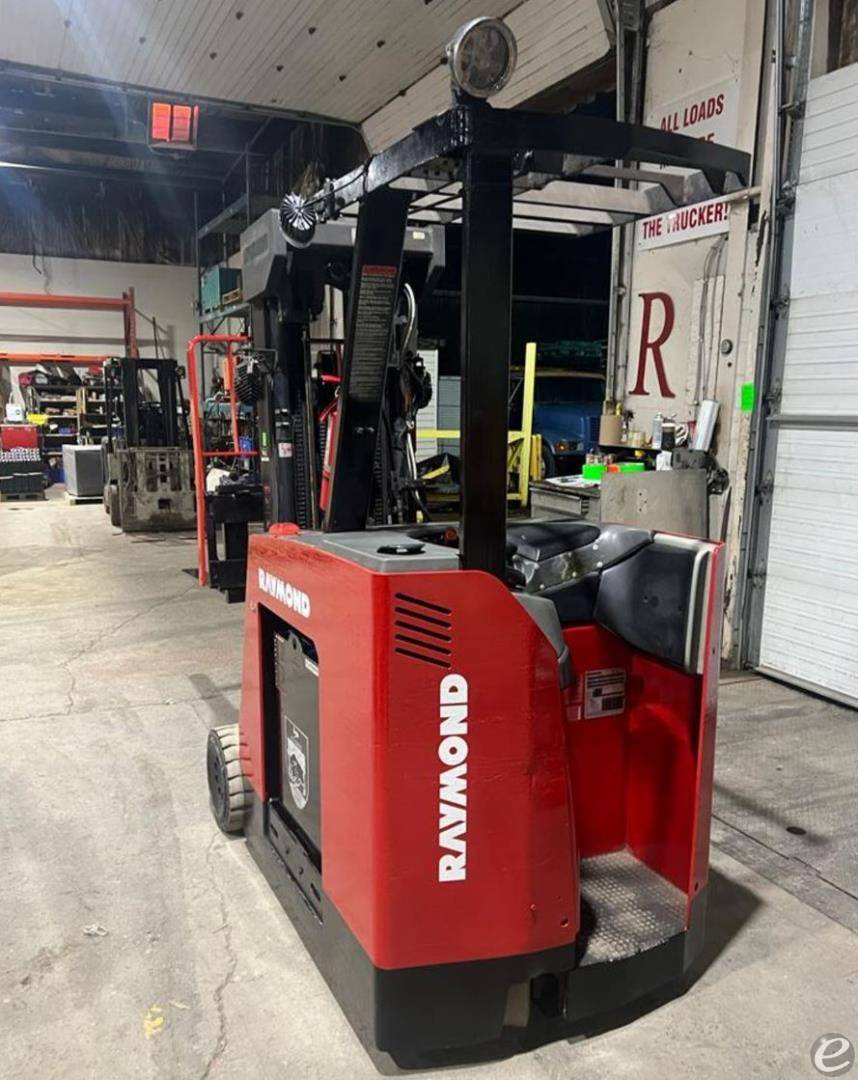 2005 Electric Raymond Sit Down Rider R50-C40QM - 123Forklift