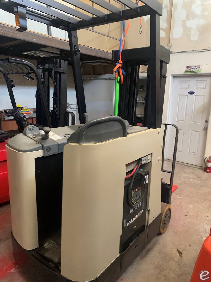 2006 Electric Crown Reach Trucks RC3020-30 - 123Forklift