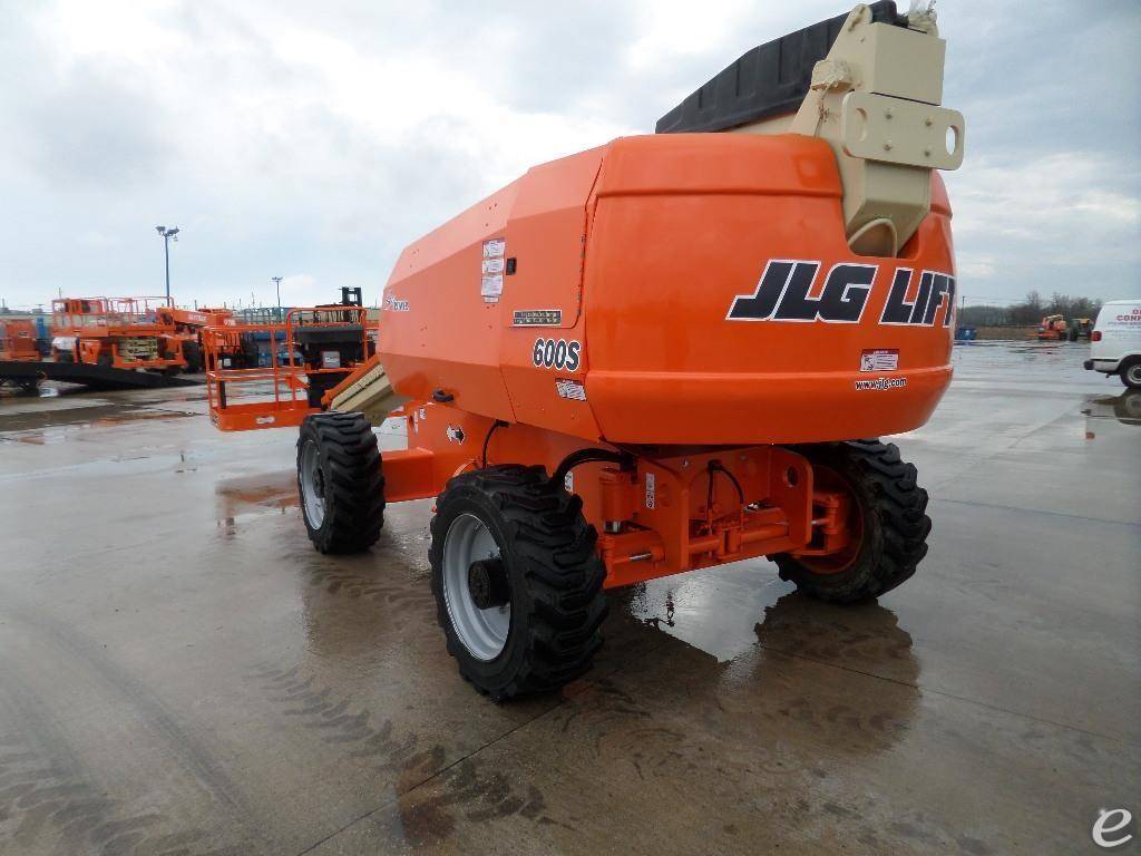 2011 Dual Fuel JLG 600S Telescopic Boom