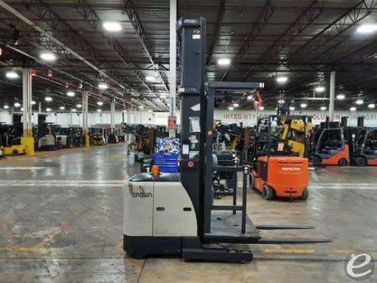 2010 Electric Crown SP3520-30 Electric Order Picker