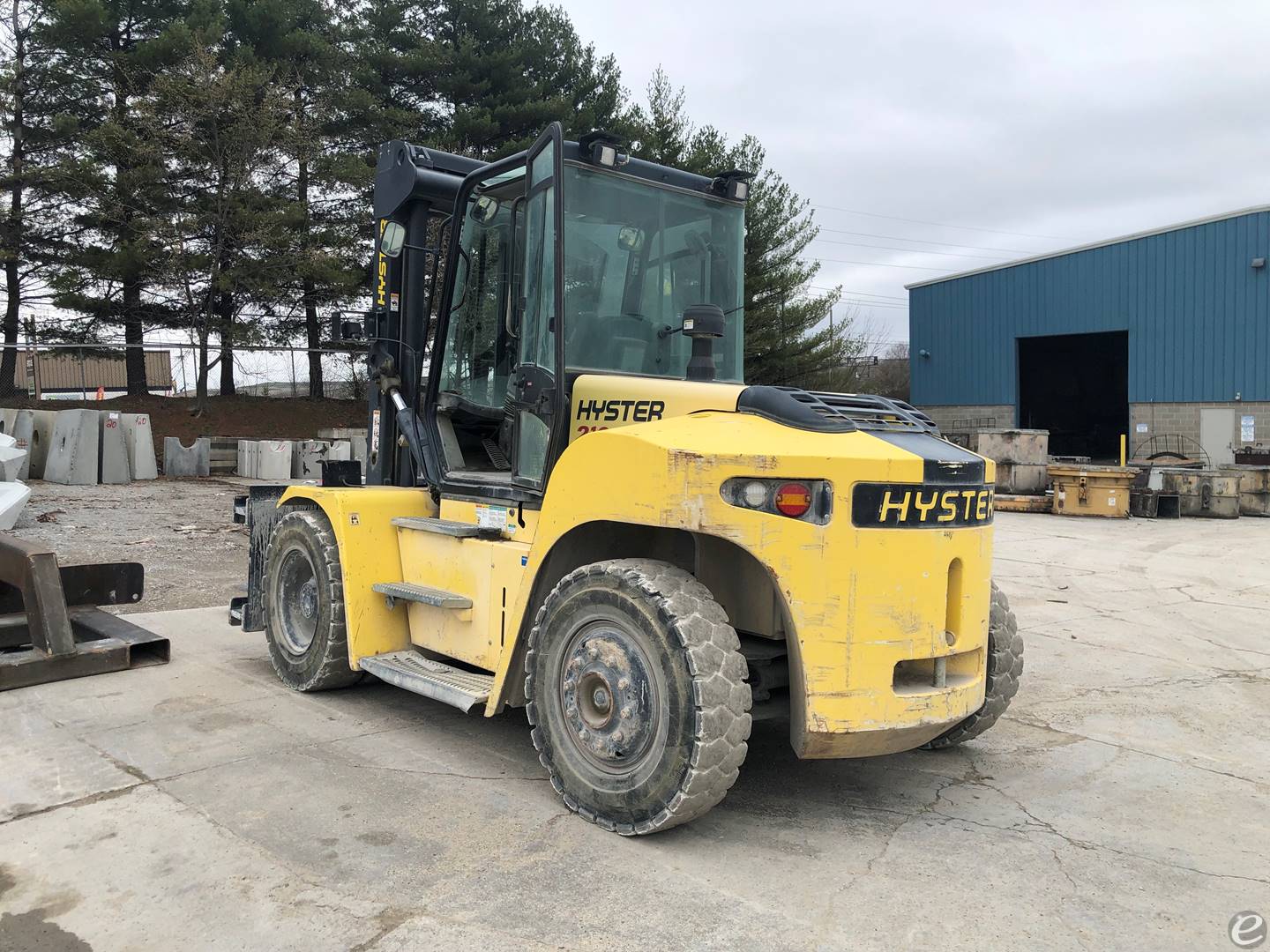 2016 Diesel Hyster H210HD Pneumatic Tire 4 Wheel Sit Down