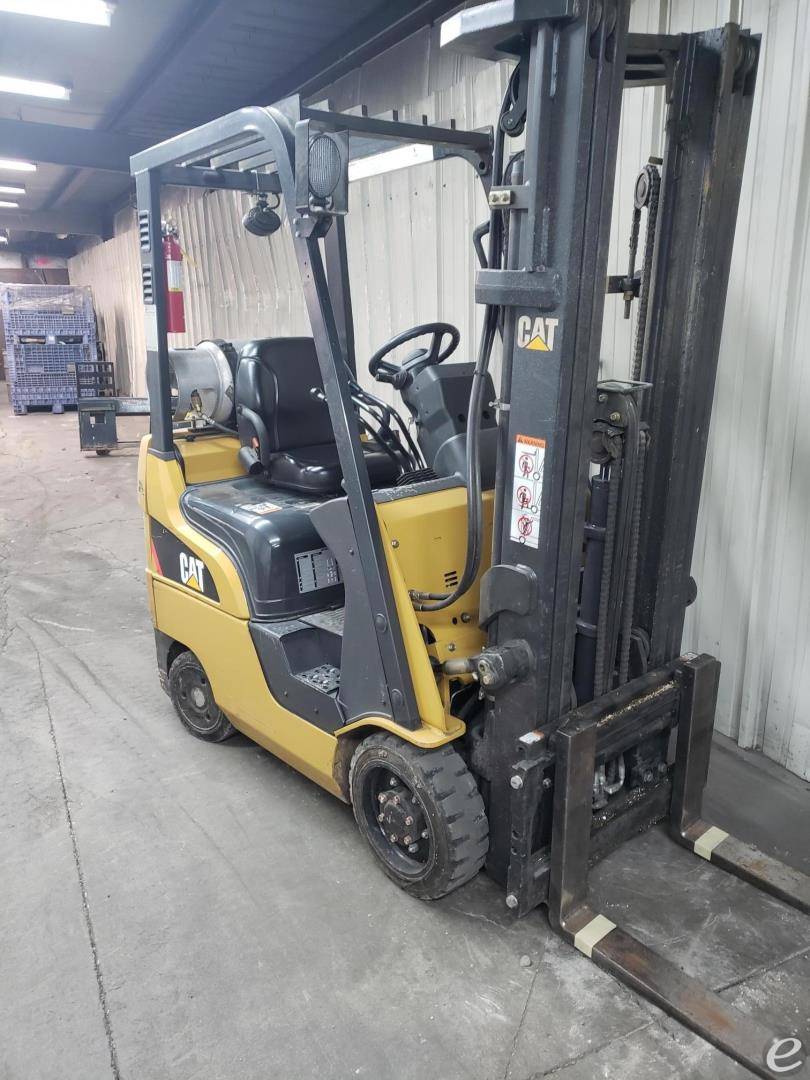 2017 Cat 2C3000 Cushion Tire 4 Wheel Sit Down (Indoor Warehouse)