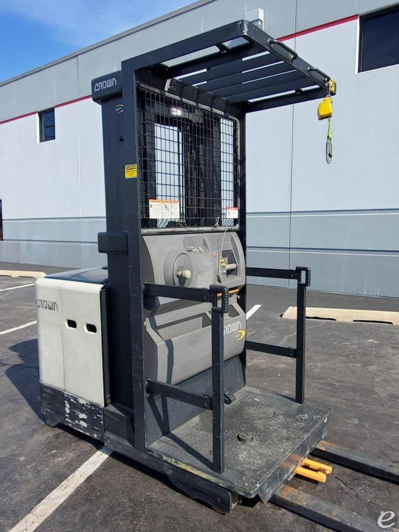 2008 Electric Crown Electric Order Picker | Eliftruck