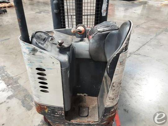 2006 Electric Crown RR5225-35 Electric Narrow Aisle Single Reach