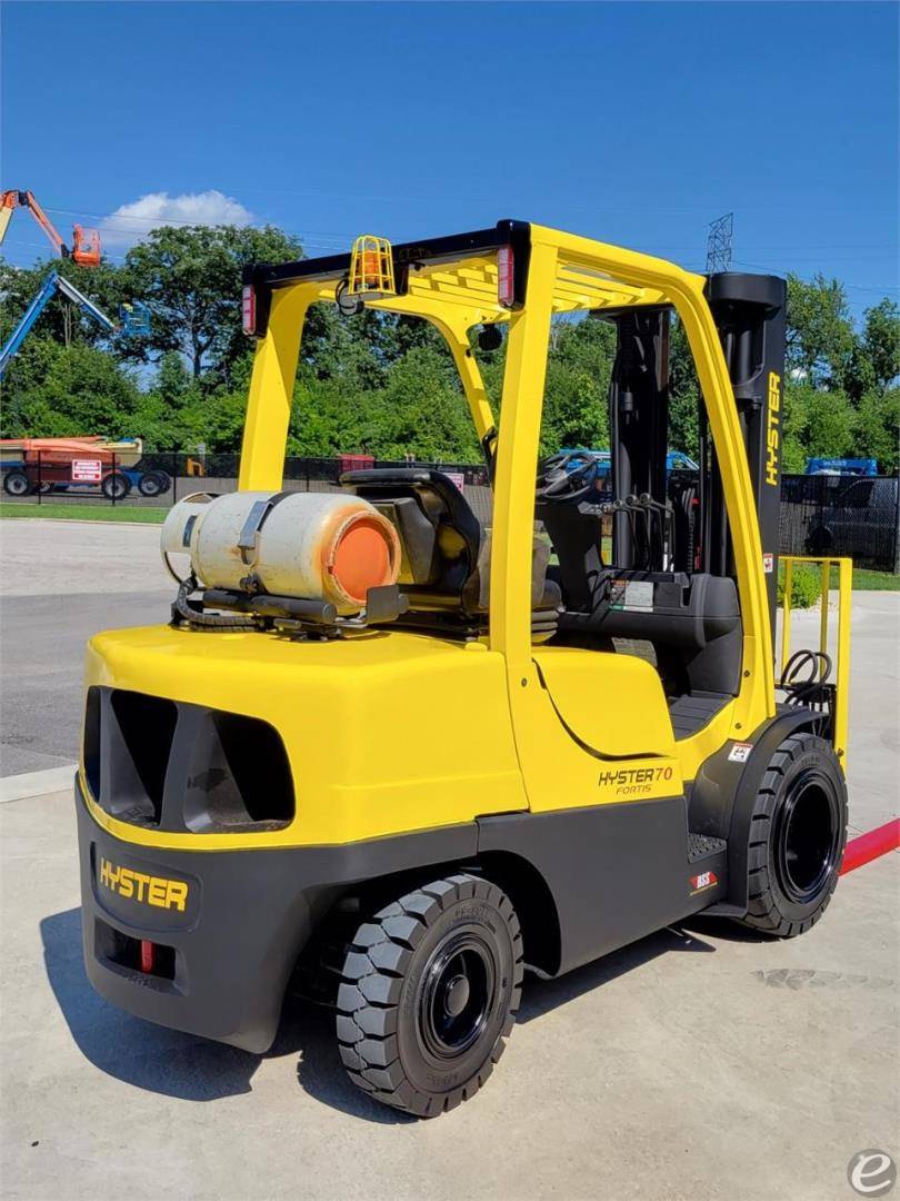 2017 LP Gas Hyster H70FT Pneumatic Tire 4 Wheel Sit Down