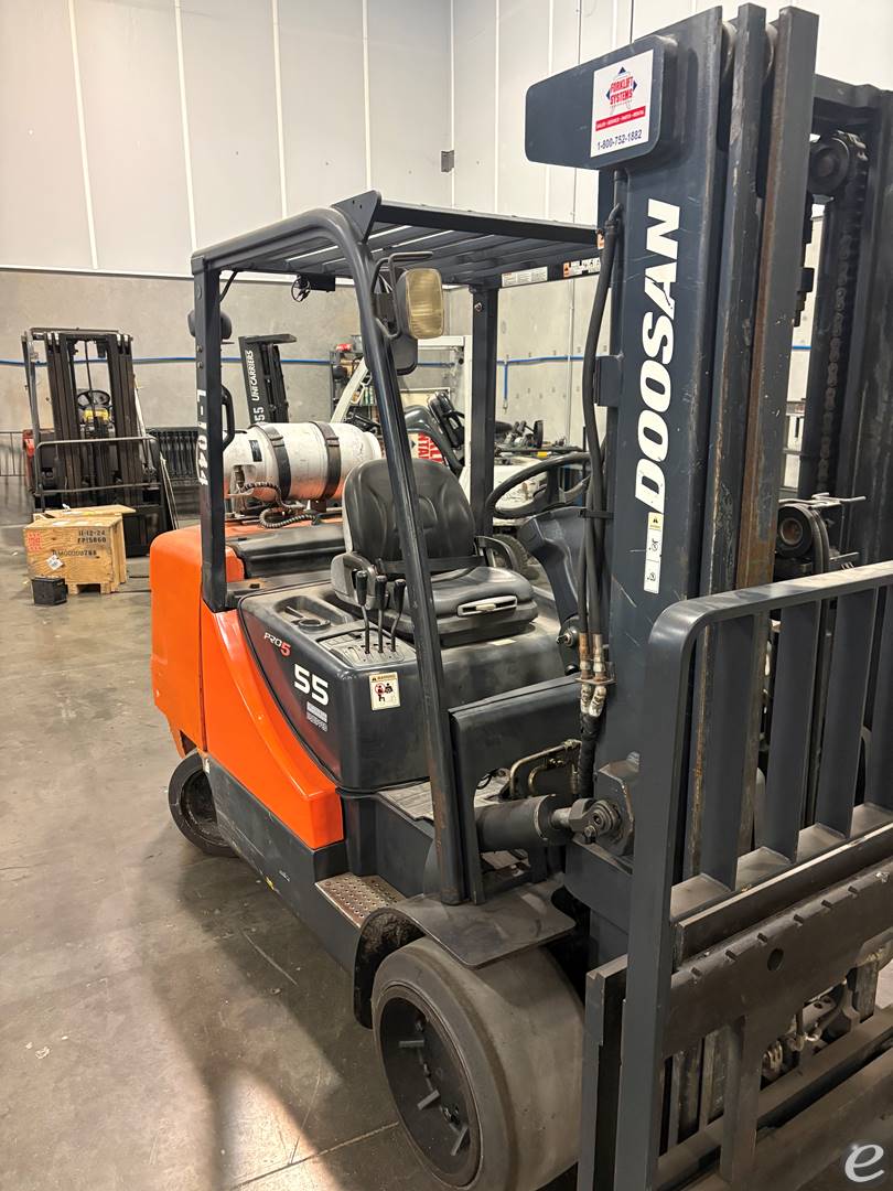 2007 LP Gas Doosan Cushion Tire 4 Wheel Sit Down (Indoor Warehouse ...