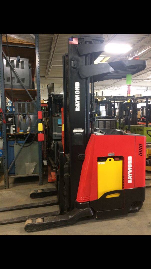 Electric Raymond 740 R45TT Electric Narrow Aisle Single Reach