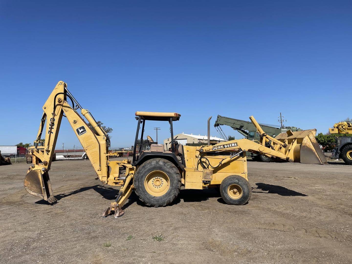 2002 John Deere Earth Moving and Construction | Eliftruck