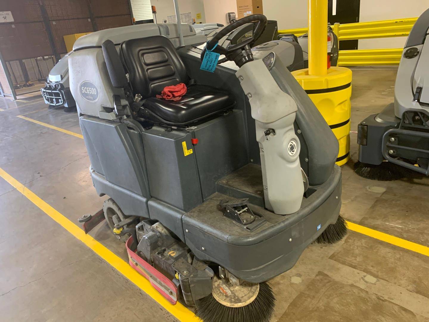 2015 Electric Advance SC6500 40C Rider Sweeper/Scrubbers