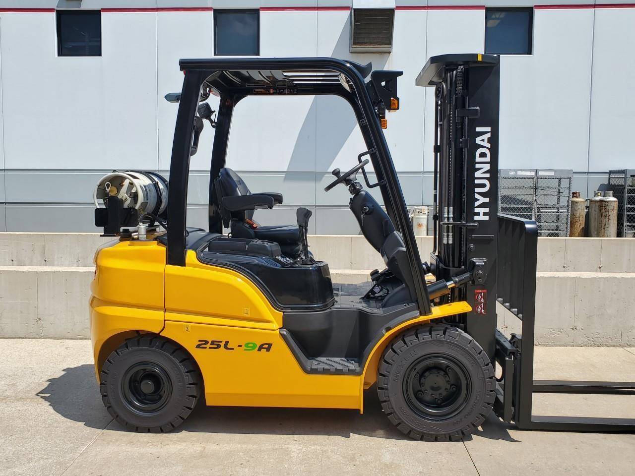 2021 LP Gas Hyundai 25L-9A Pneumatic Tire 4 Wheel Sit Down