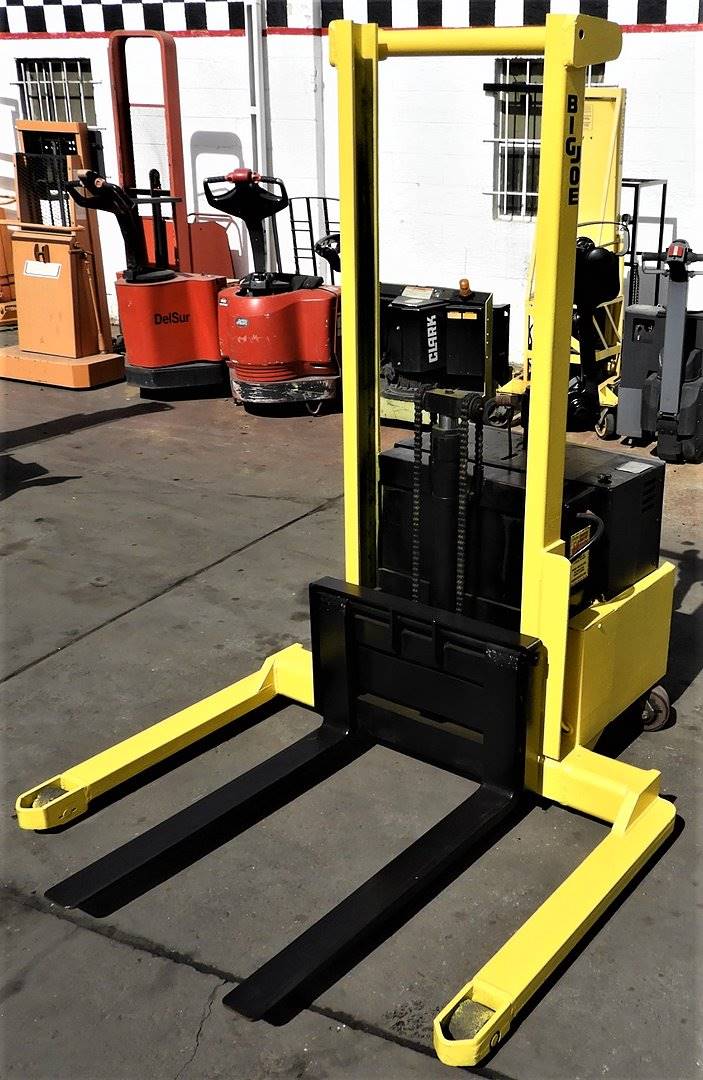 1980 Electric Big Joe PDH20-60 Electric Walkie Straddle Stacker
