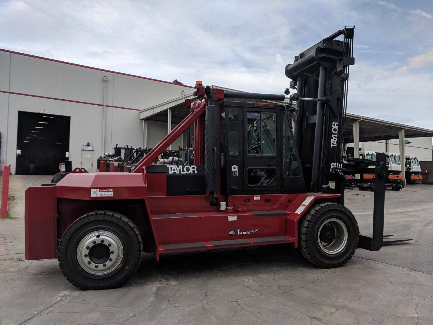 2006 Diesel Taylor TH350L Pneumatic Tire 4 Wheel Sit Down