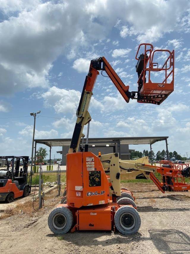2015 Electric JLG E300AJP Articulated Boom