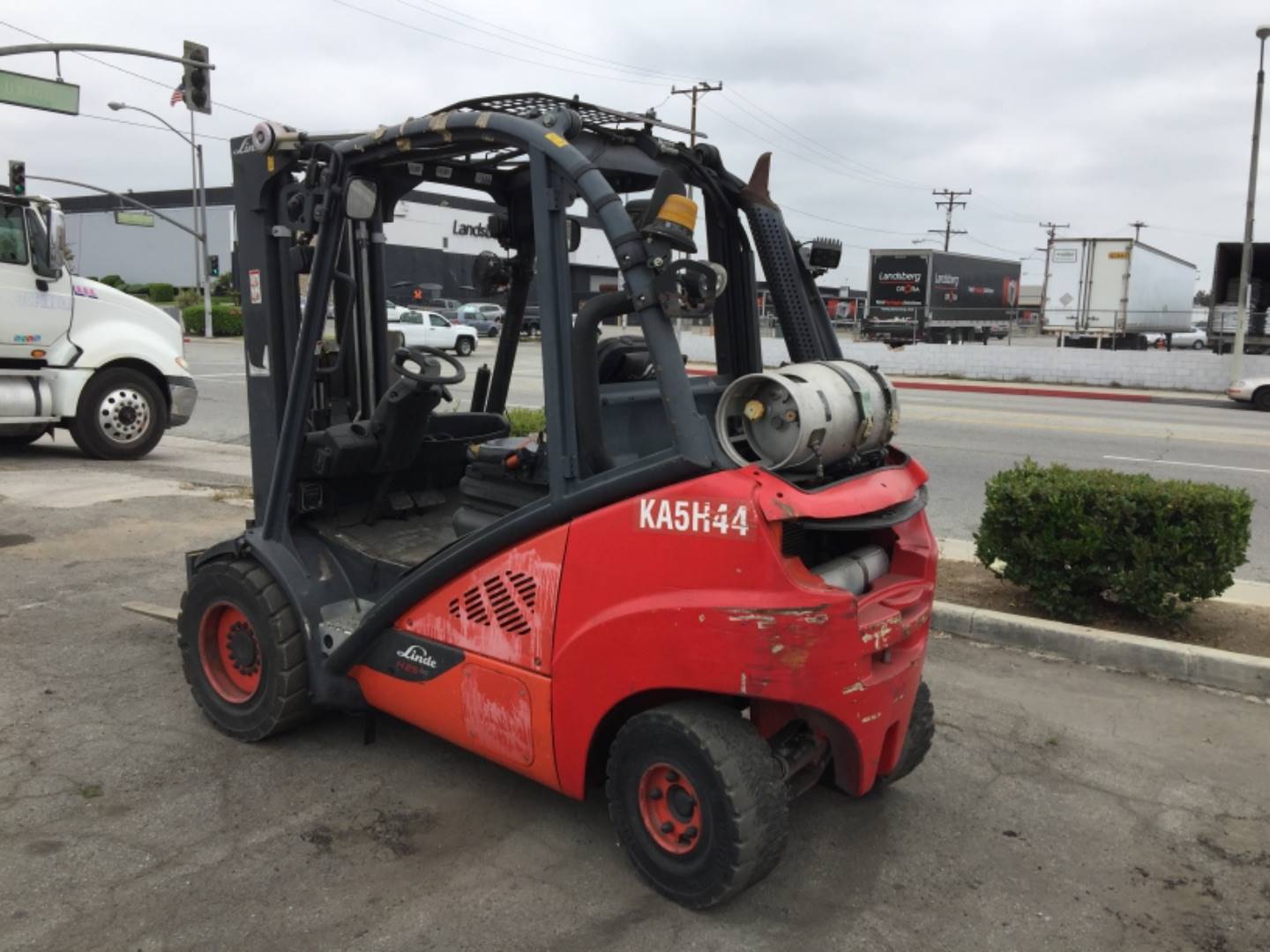 2012 LP Gas Linde H25t Pneumatic Tire 4 Wheel Sit Down