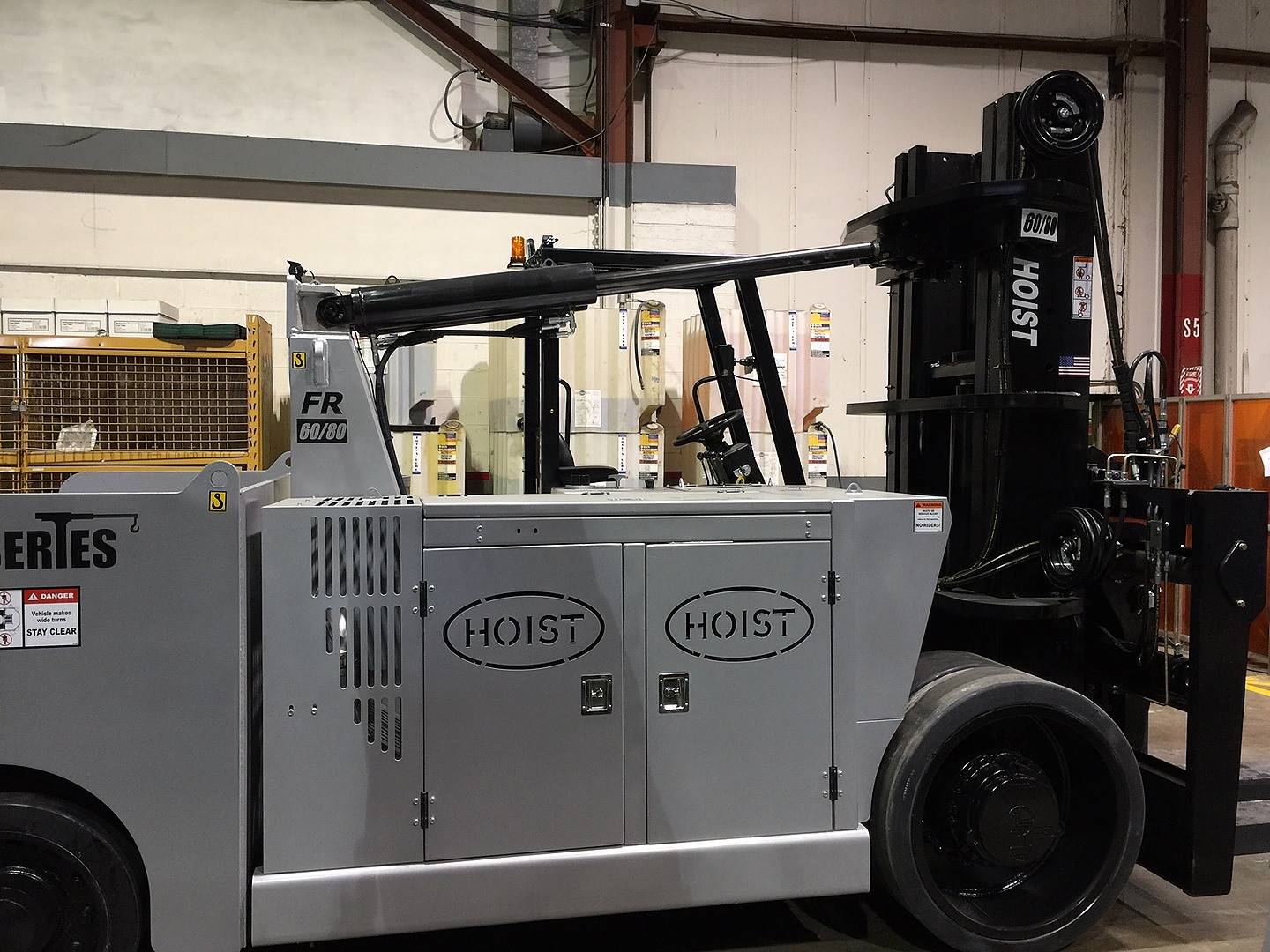 2017 Dual Fuel Hoist Liftruck FR 60/80 Cushion Tire 4 Wheel Sit Down ...