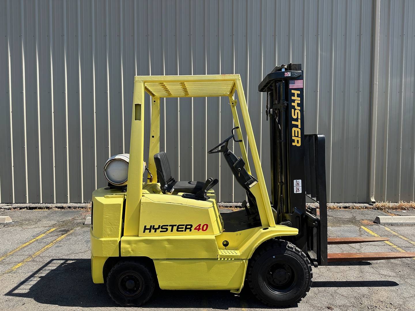 A wide selection of Hyster Forklifts with 2 in stock and available for ...