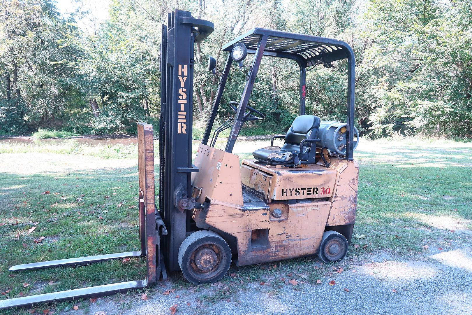 1987 LP Gas Hyster S30XL Cushion Tire 4 Wheel Sit Down (Indoor Warehouse)