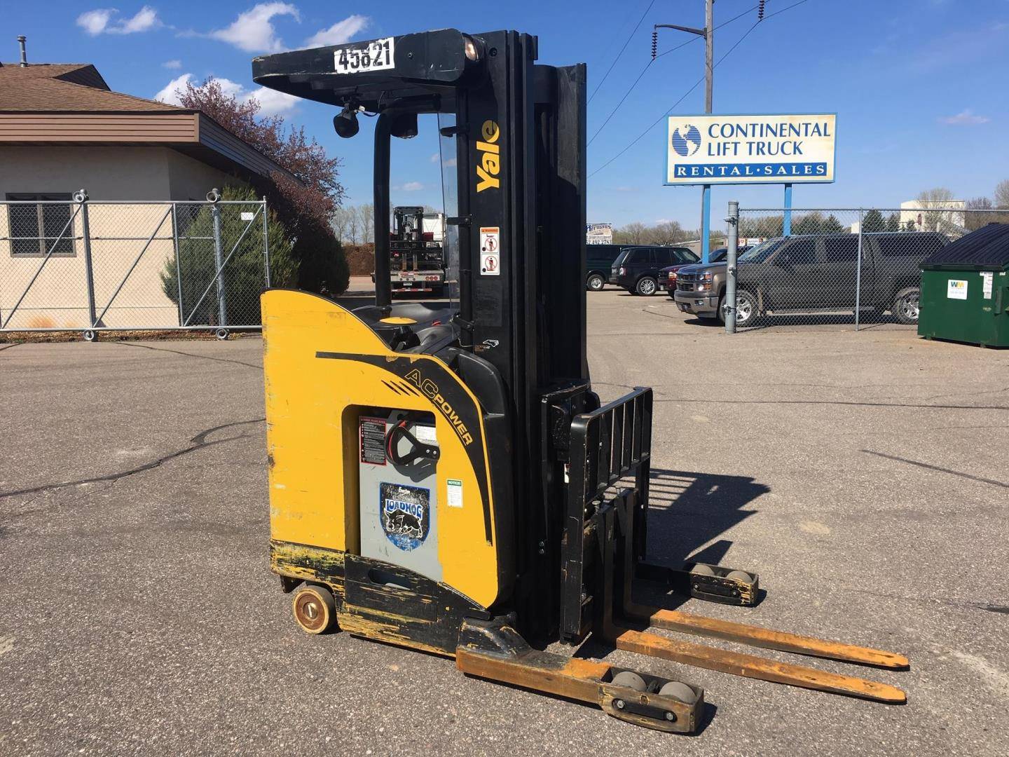 2015 Electric Yale NR035EB Electric Narrow Aisle Single Reach