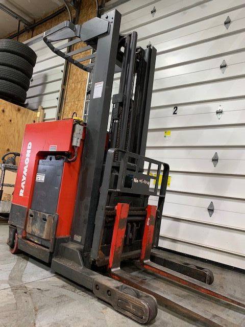 2000 Electric Raymond EASI-R30TT Electric Narrow Aisle Single Reach
