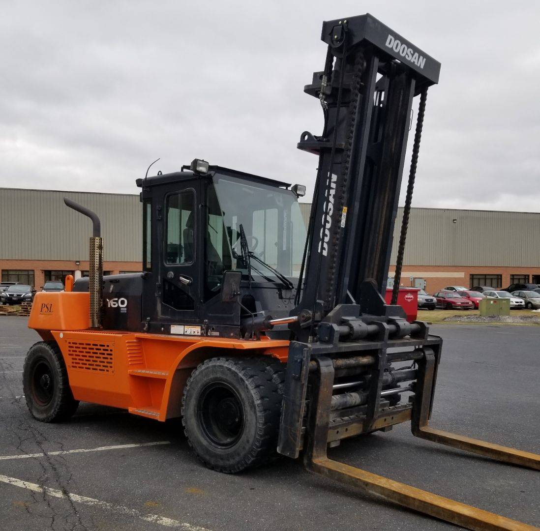 2014 Diesel Doosan D160 Pneumatic Tire 4 Wheel Sit Down