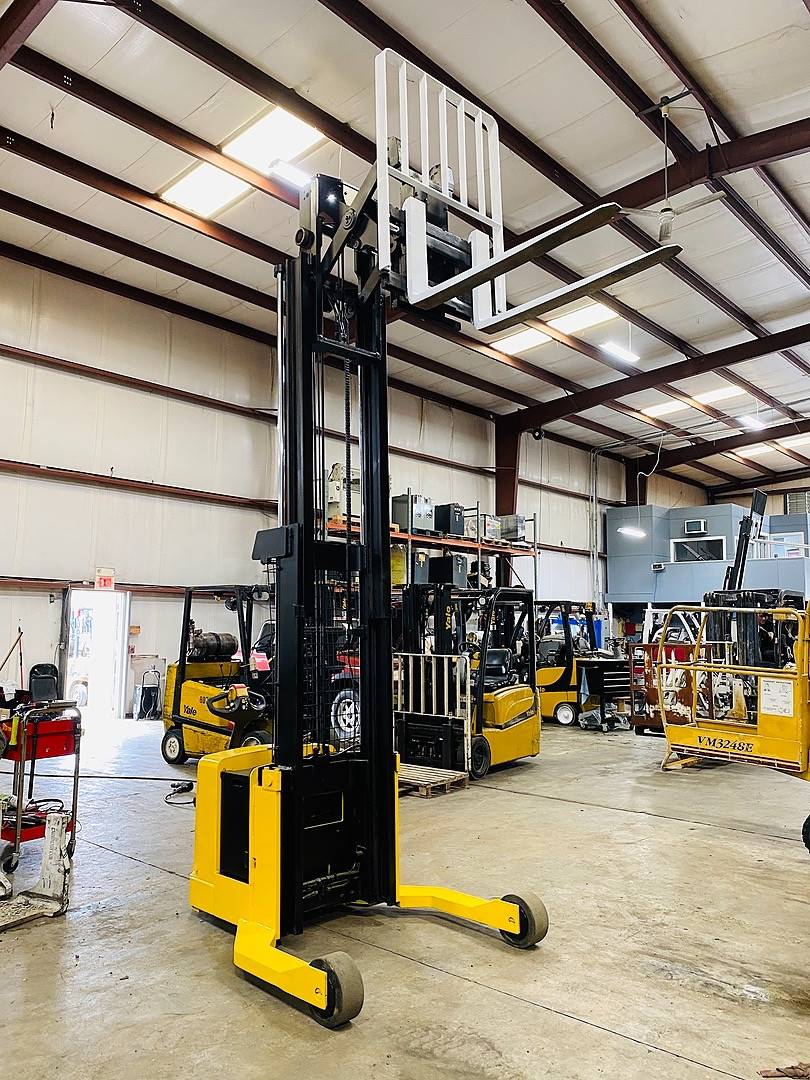 2013 Electric Yale MRW030 Electric Walkie Straddle Stacker Reach