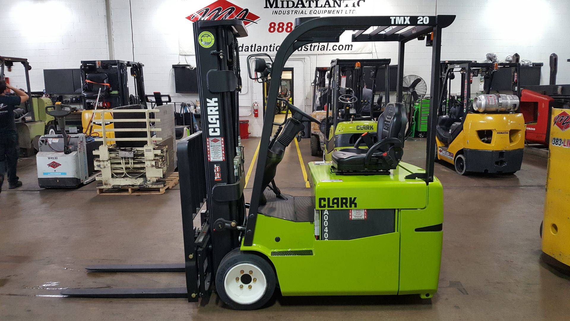 2018 Electric Clark TMX20 Electric 3 Wheel Sit Down