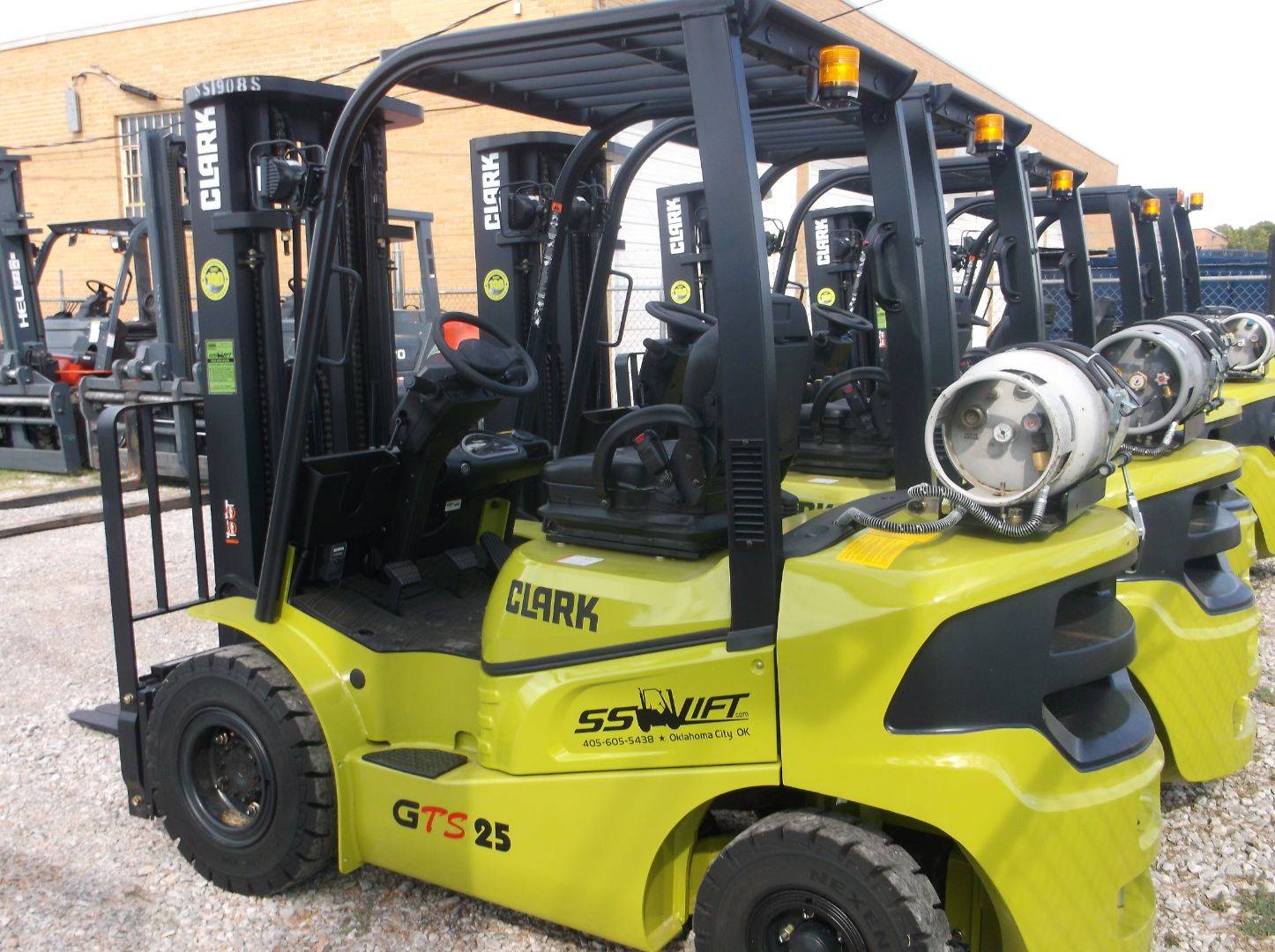 2019 LP Gas Clark GTS25 Pneumatic Tire 4 Wheel Sit Down