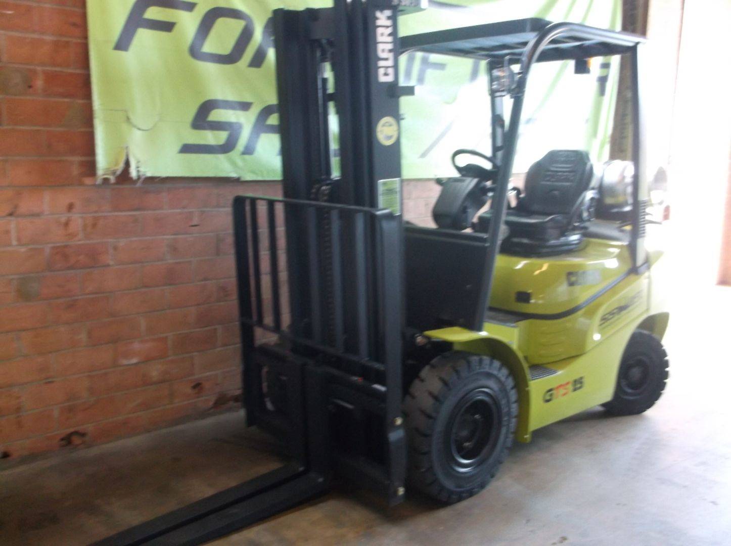 2019 LP Gas Clark GTS25 Pneumatic Tire 4 Wheel Sit Down