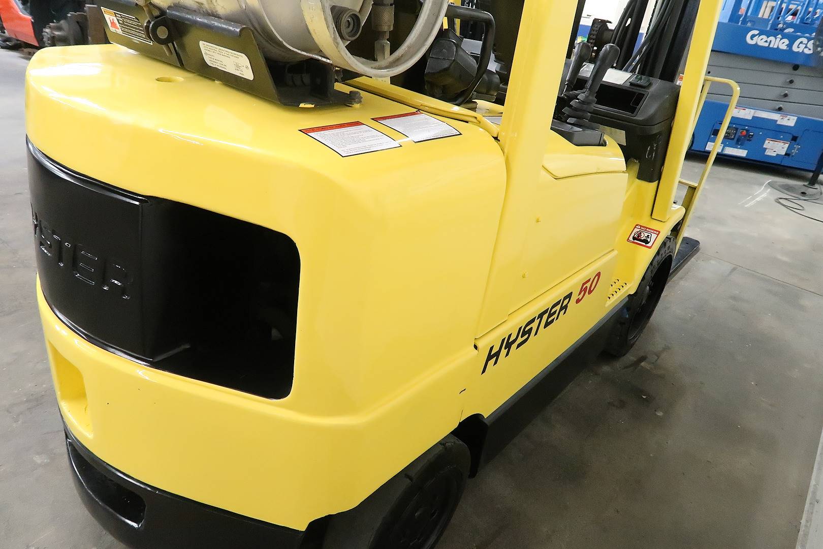 2001 LP Gas Hyster S50XM Cushion Tire 4 Wheel Sit Down (Indoor Warehouse)