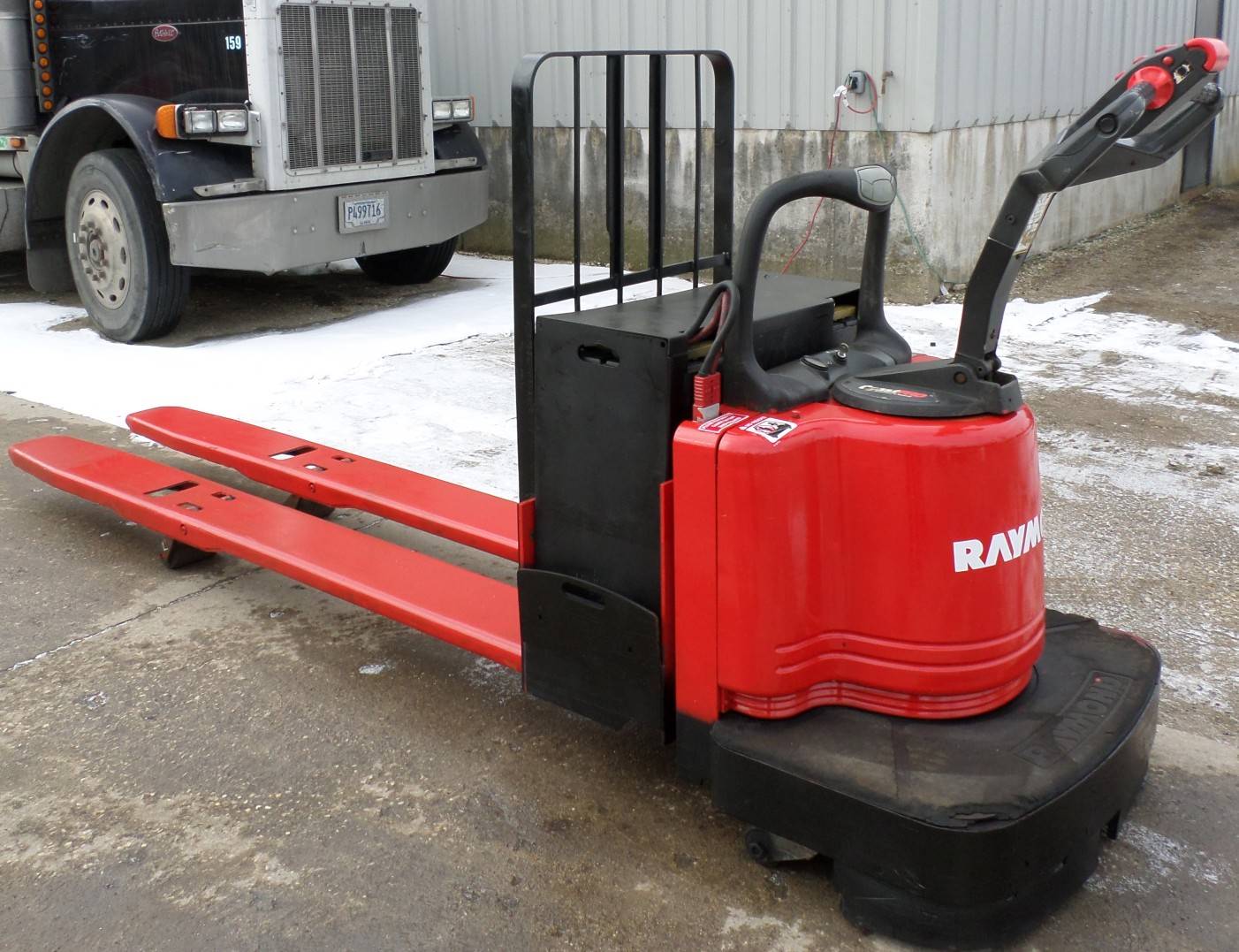2003 Electric Raymond 112TM-FRE60L Electric Walkie/Rider Pallet Jack