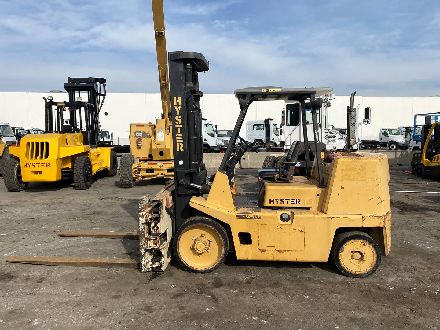 1997 LP Gas Hyster S155xl Cushion Tire 4 Wheel Sit Down (Indoor Warehouse)
