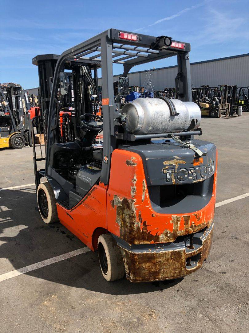 2013 LP Gas Toyota 8FGCU30 Cushion Tire 4 Wheel Sit Down (Indoor Warehouse)