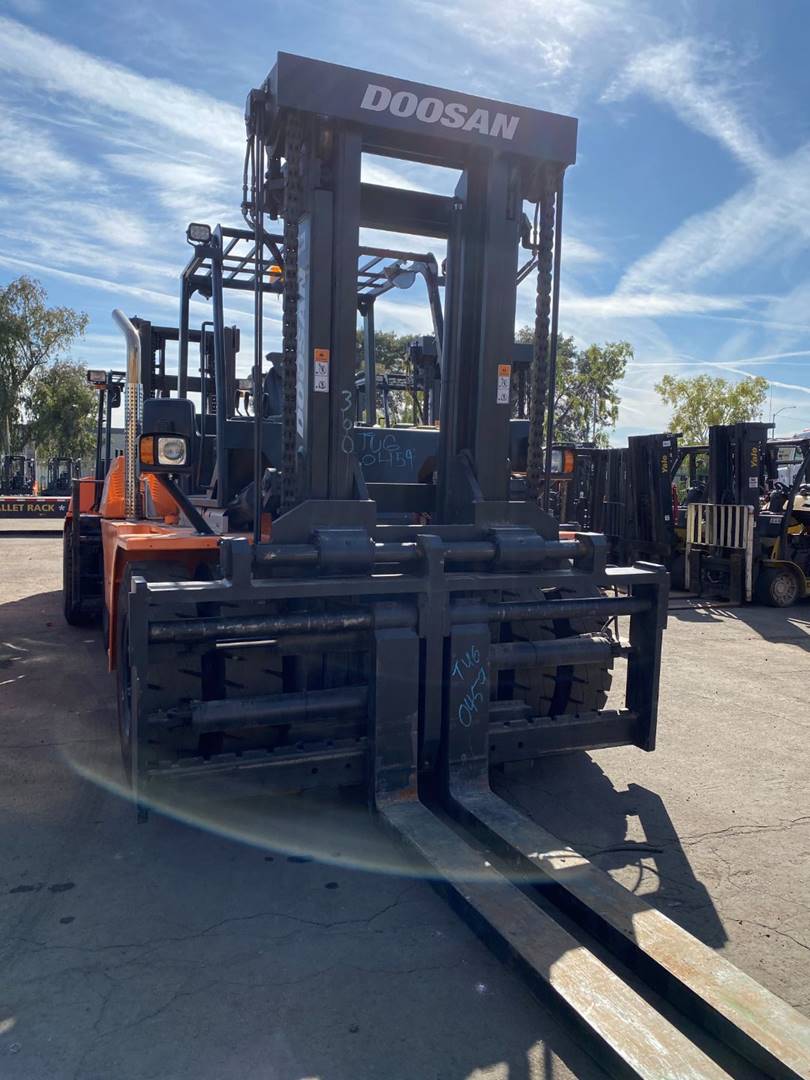 2019 Diesel Doosan D160S-7 Pneumatic Tire 4 Wheel Sit Down