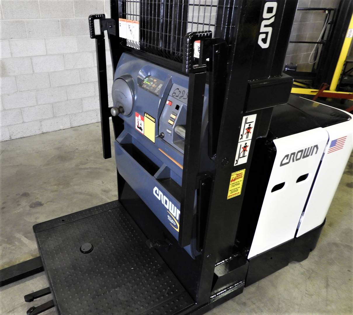 2008 Electric Crown SP3500 Electric Order Picker