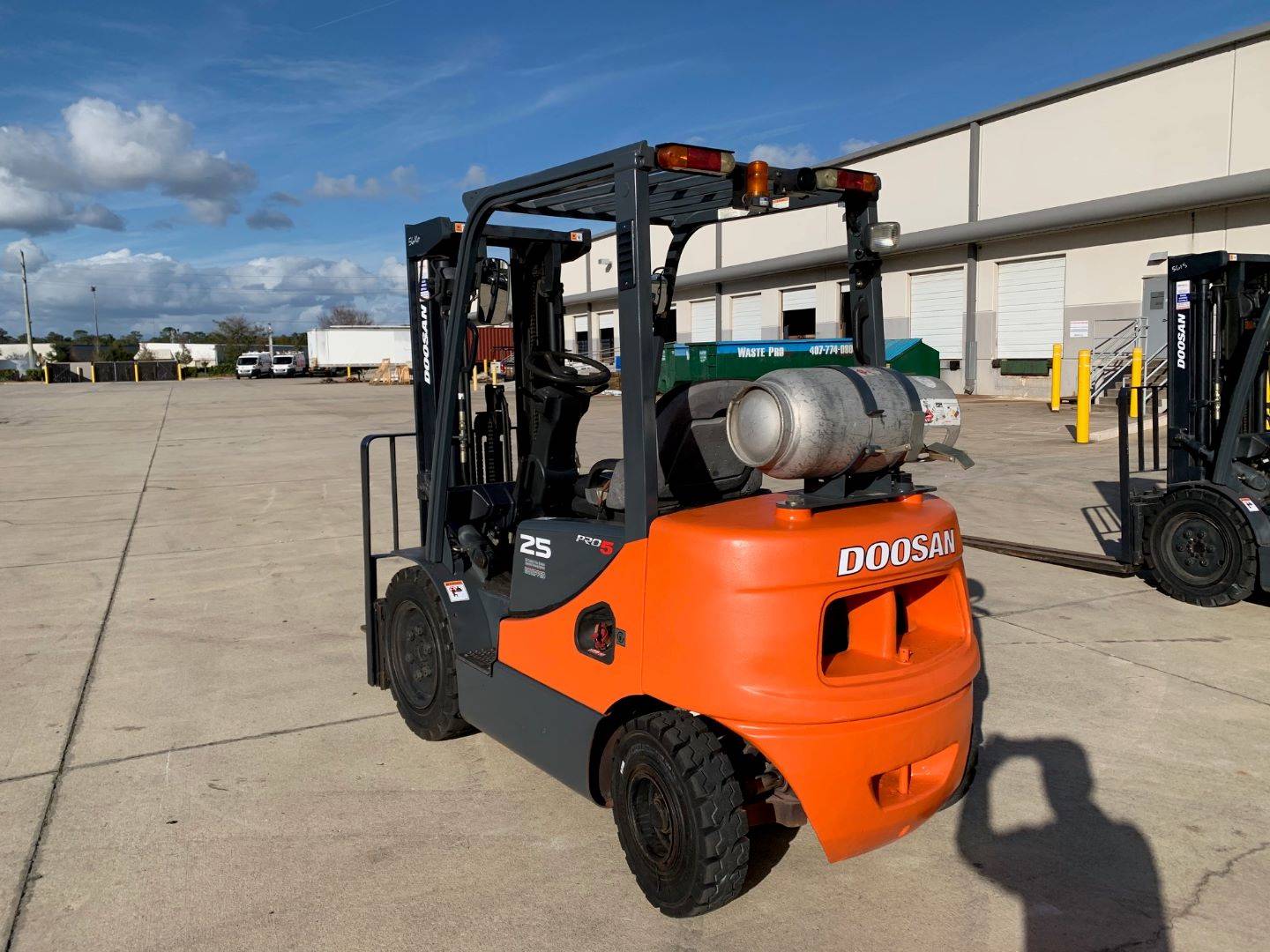 2013 Dual Fuel Doosan G25P-5 DF Pneumatic Tire 4 Wheel Sit Down