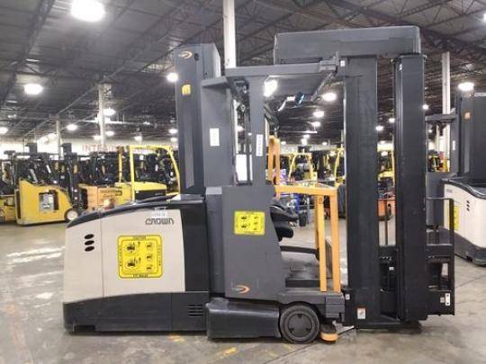 2017 Electric Crown Electric Man Up Swing Reach Turret | Eliftruck